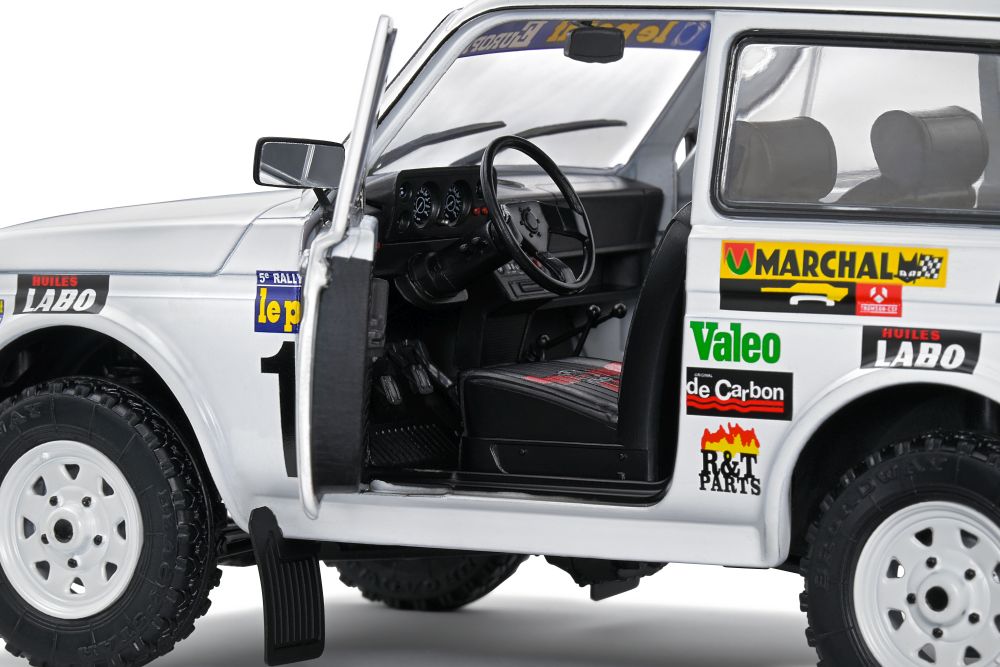 Lada Niva Beige Paris Dakar 1983 - John Ayrey Die Casts