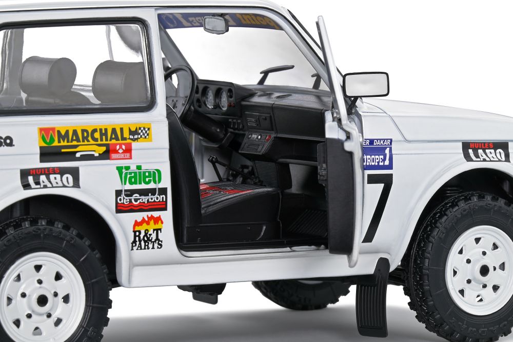 Lada Niva Beige Paris Dakar 1983 - John Ayrey Die Casts