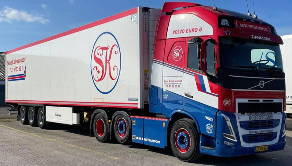 Volvo FH5 Globetrotter XL 6x2 Twin Steer Reefer Trailer 3 Axle 'Skive ...